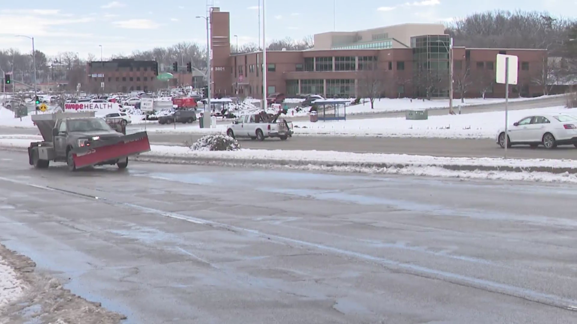 Pre-treatment, staffing seen as factors in quickly clearing Kansas City roads – FOX 4 Kansas ...