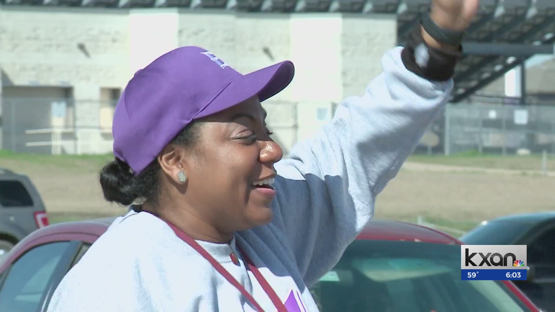 Elgin ISD hands out lunch to students after ice storm – KXAN Austin