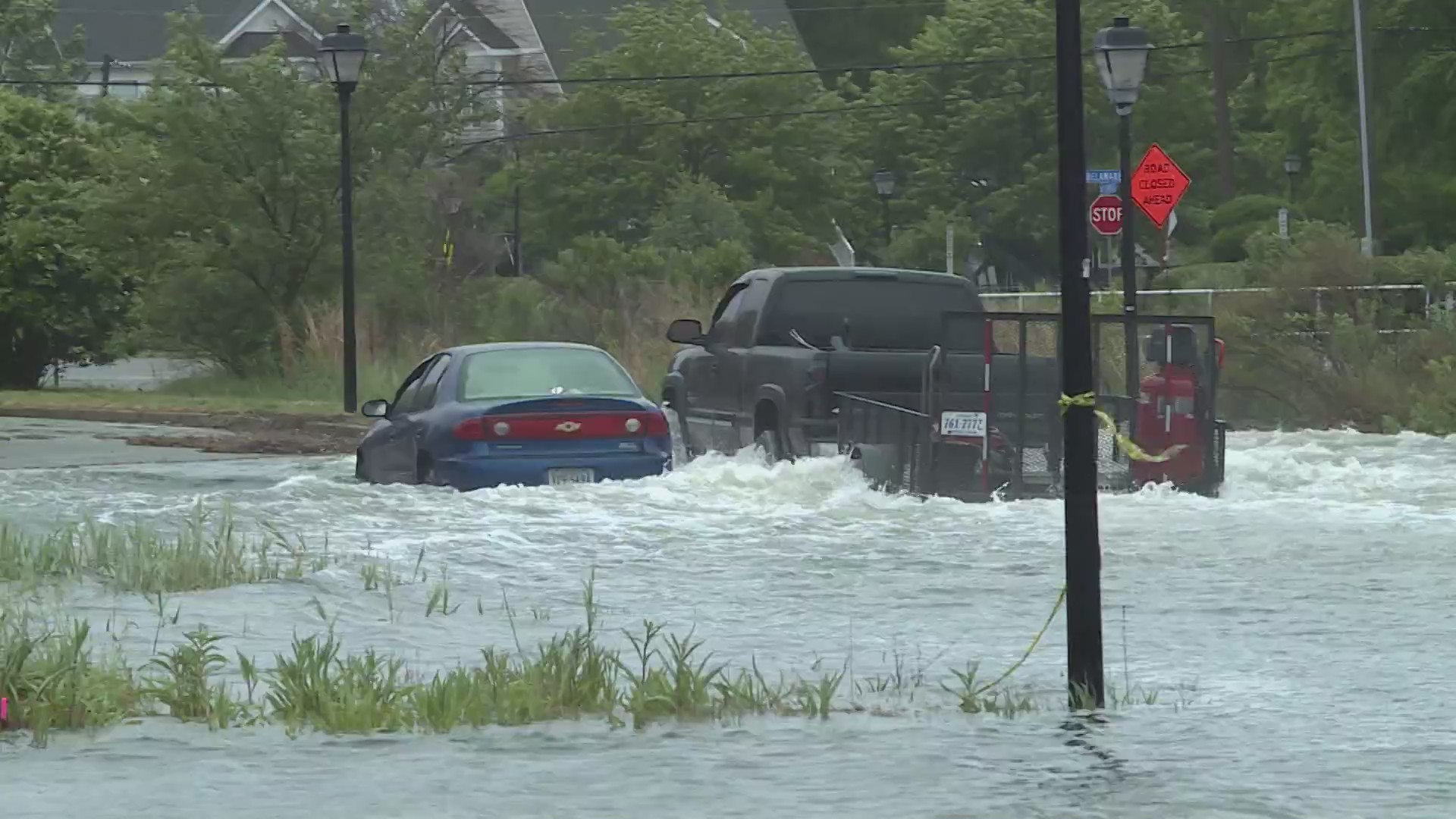 Tidal flooding closes roads and strands drivers in Norfolk – WAVY.com