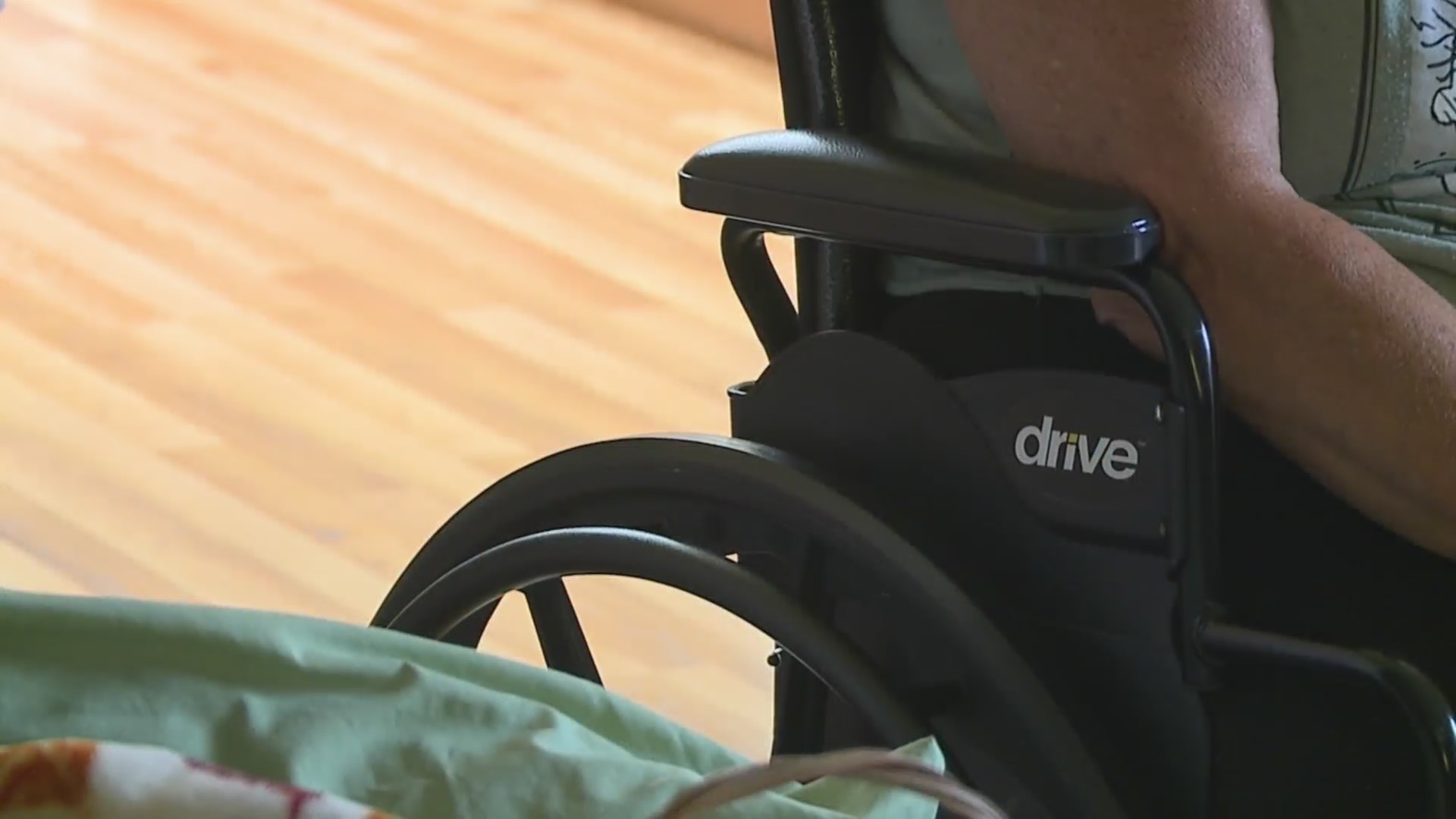 Broken elevator traps disabled residents in condo – FOX31 Denver