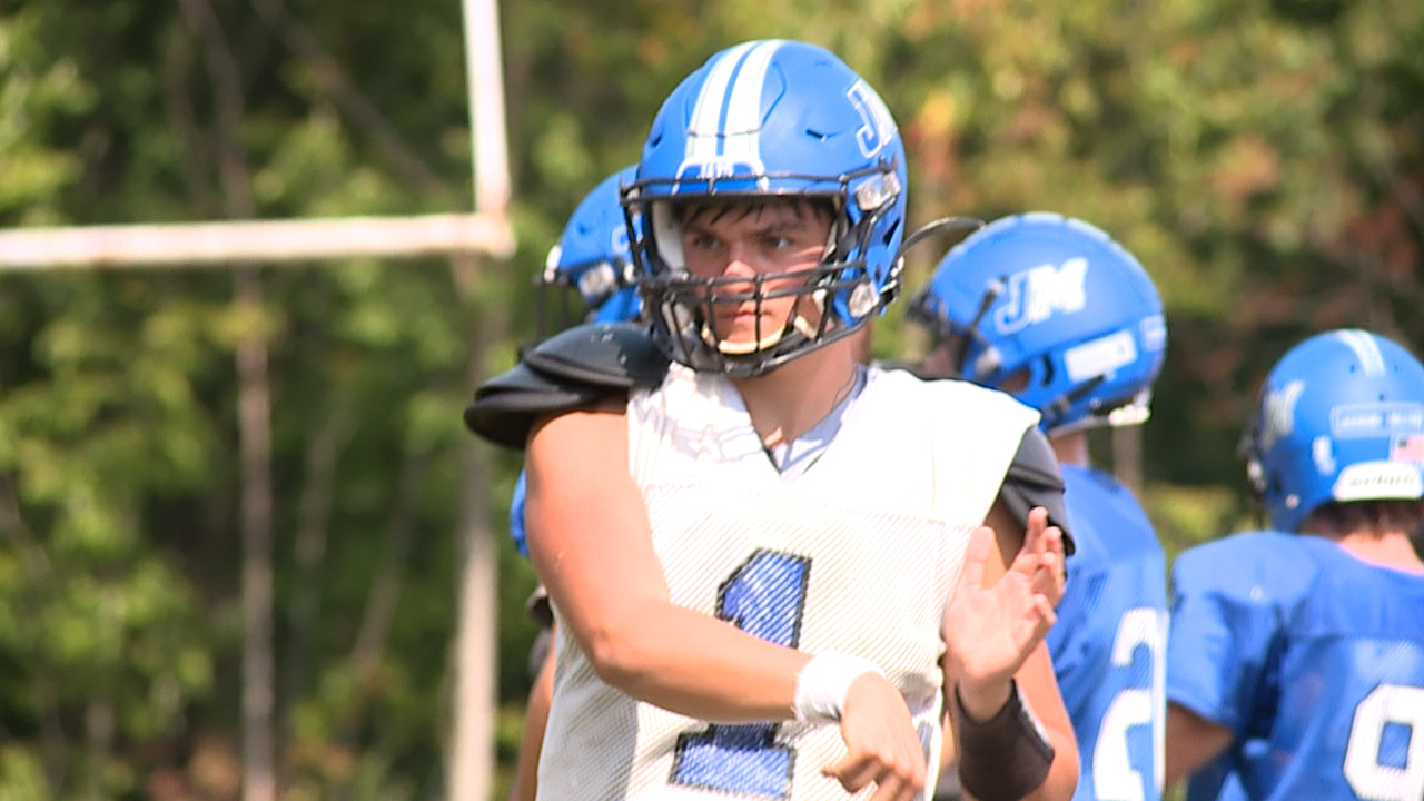 Jackson-Milton quarterback shatters school record leading Blue Jays ...