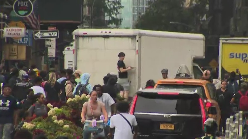 Massive crowd takes over Union Square – PIX11