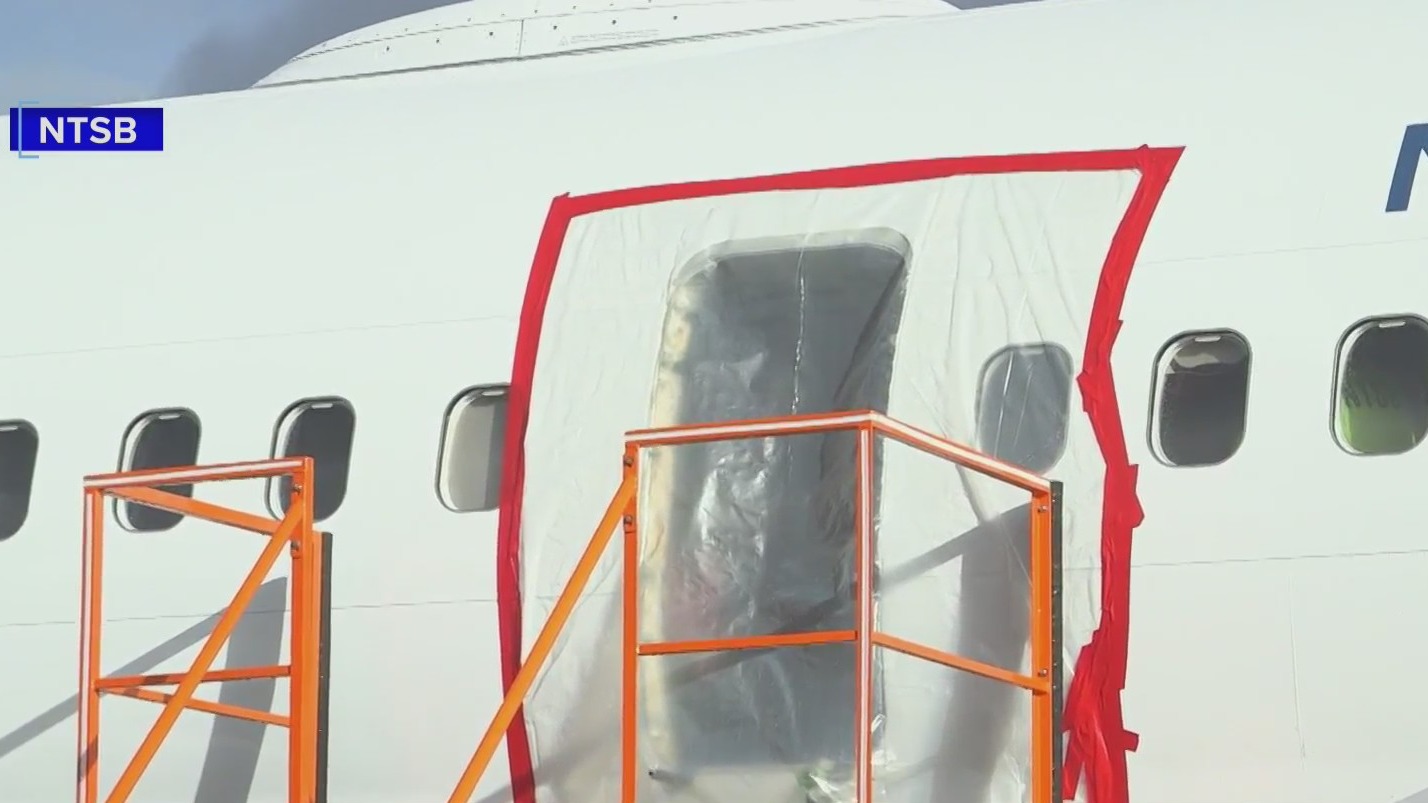 United, Alaska Airlines find loose bolts on grounded Boeing 737s ...