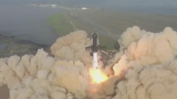 Spacex Giant Rocket Explodes Minutes After Launch From Texas Pix11