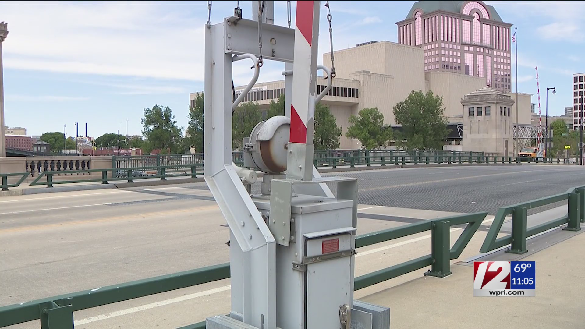 Providence man dies after falling from drawbridge – WPRI.com
