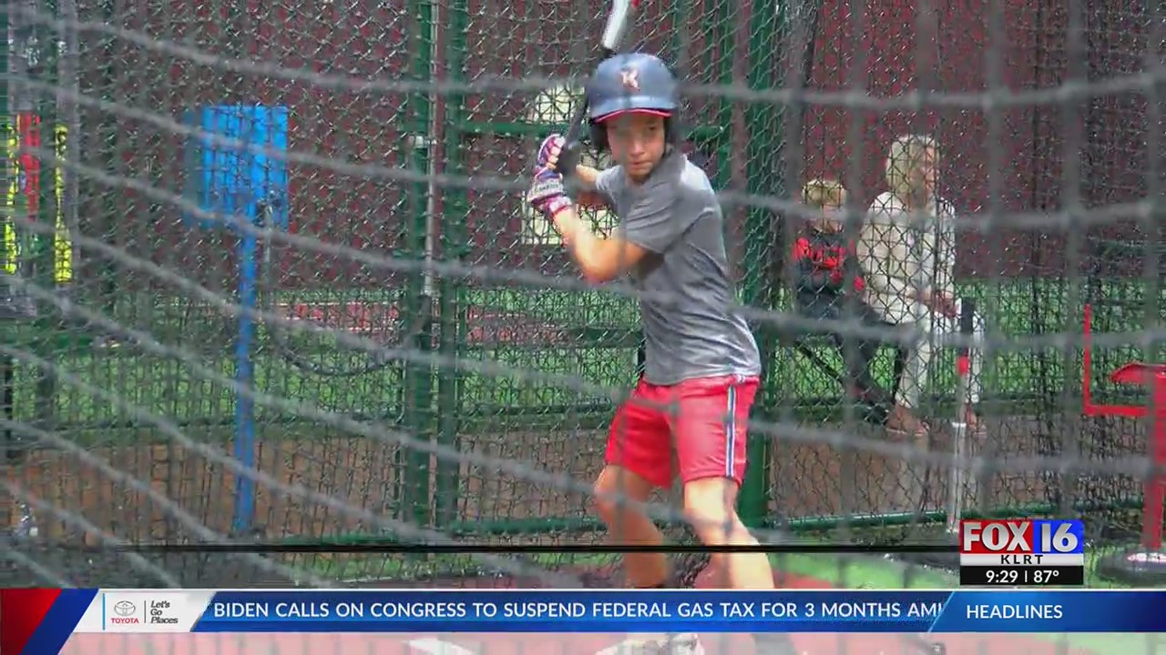 Razorback baseball team inspires, motivates young players – KLRT ...
