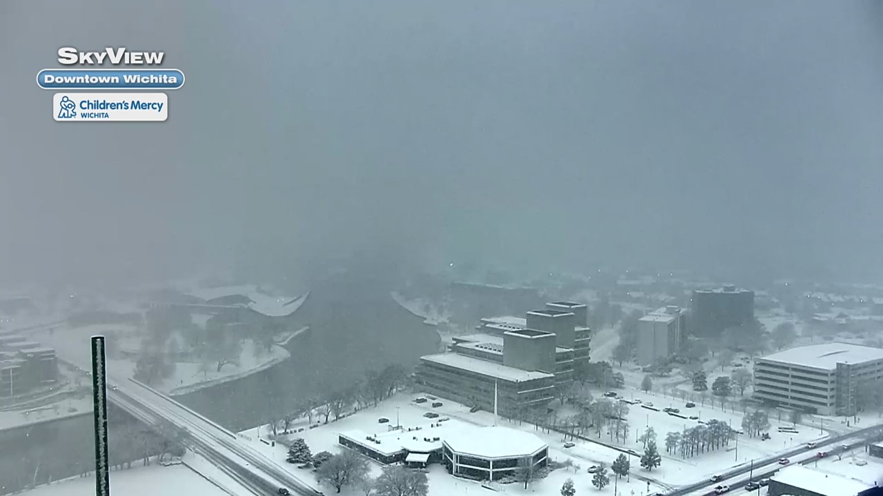 Snow falls in Wichita – KSN-TV