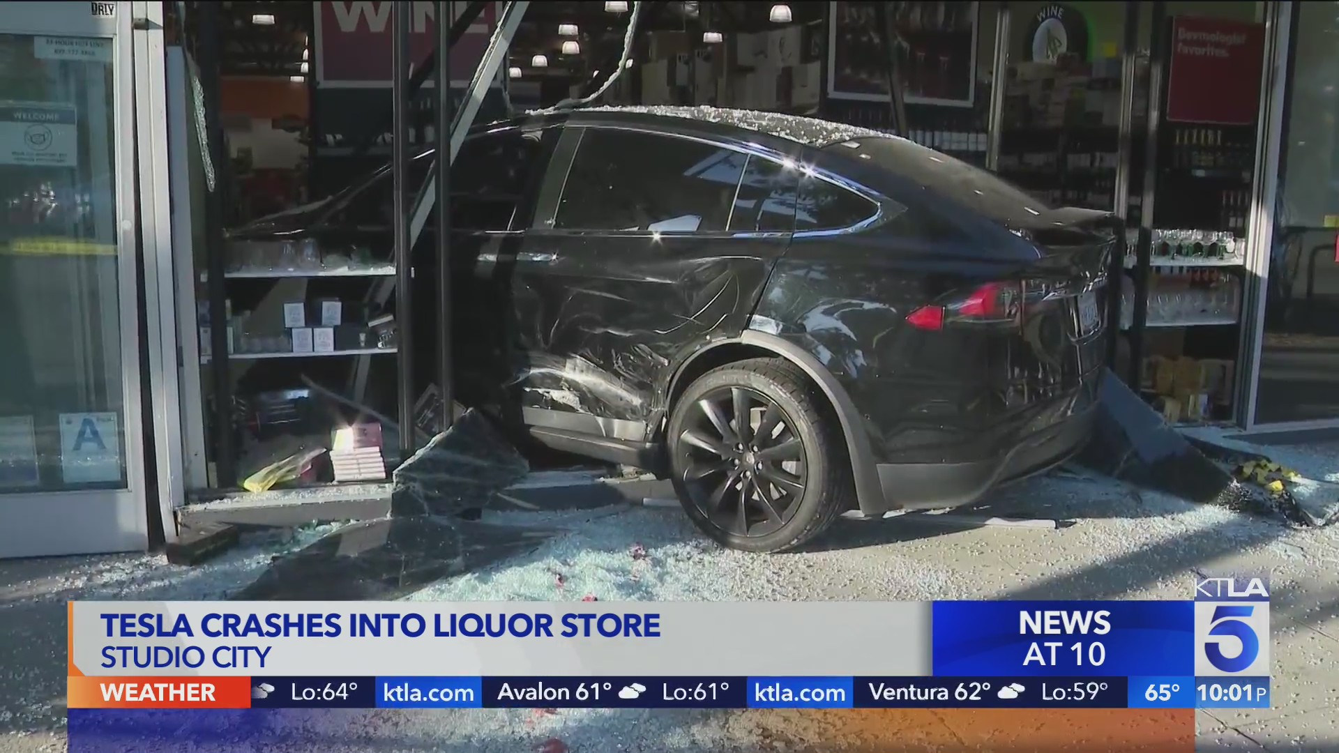Tesla crashes into Studio City liquor store; only minor injuries ...