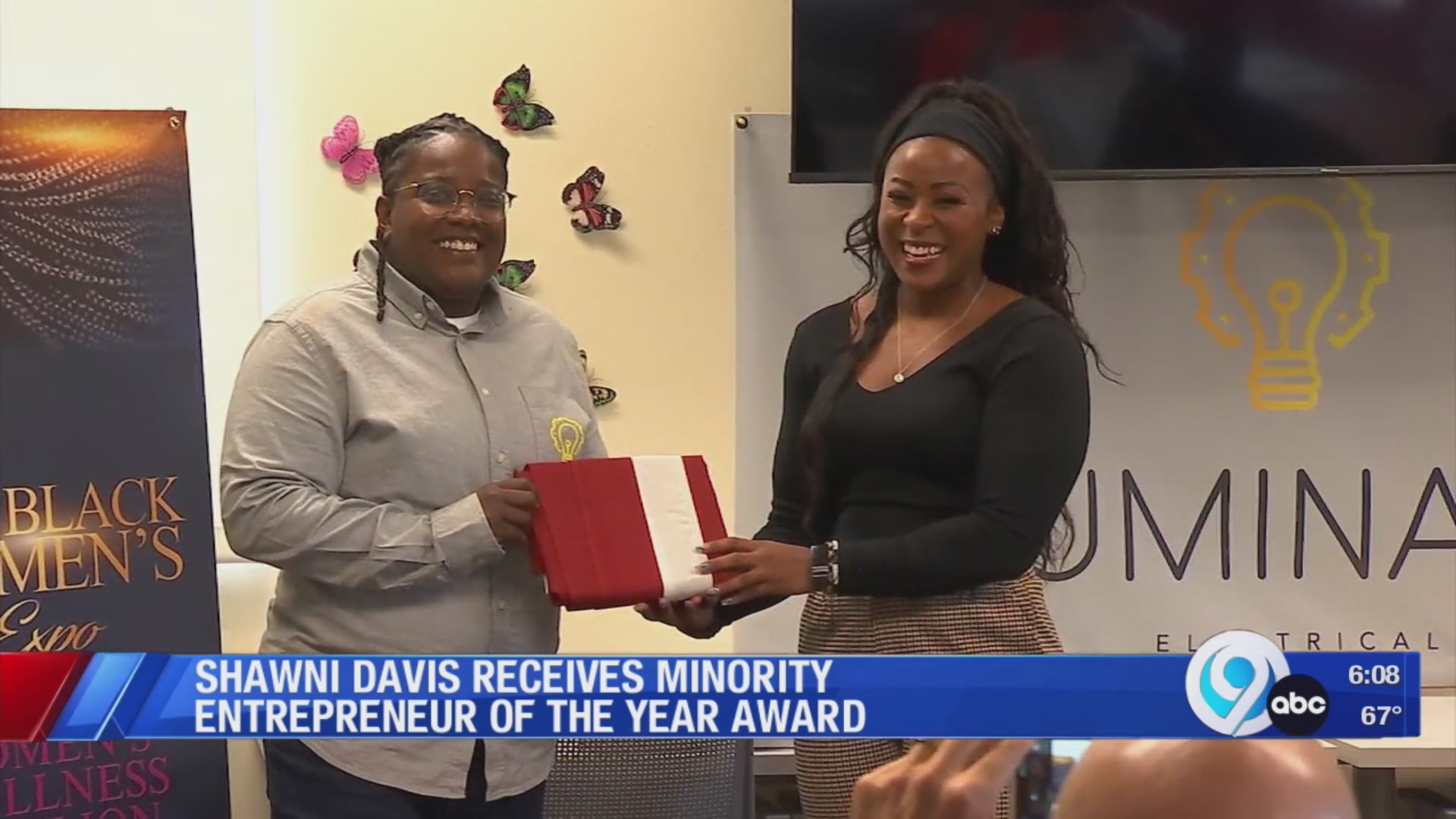 Shawni Davis receives Minority Entrepreneur of the Year award – WSYR