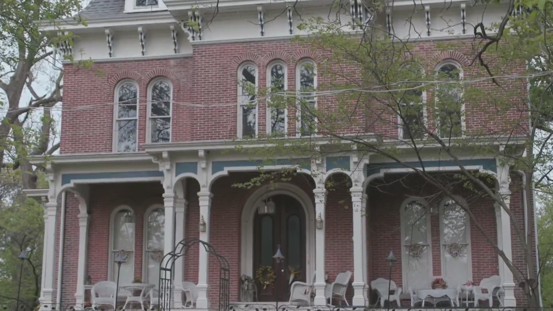 McPike Mansion’s owner believes it’s haunted – FOX 2