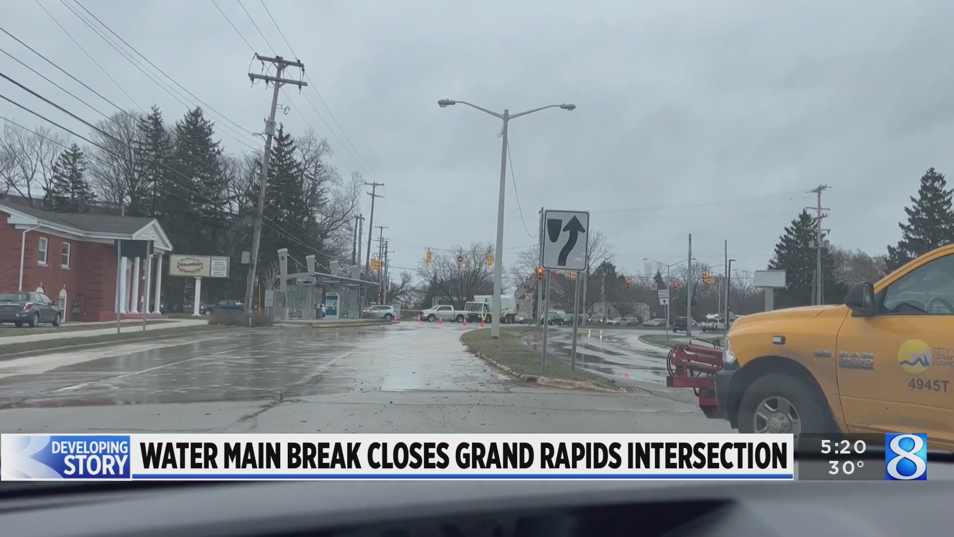 Water main break closes Lake Michigan Dr. at Covell Ave. – WOODTV.com