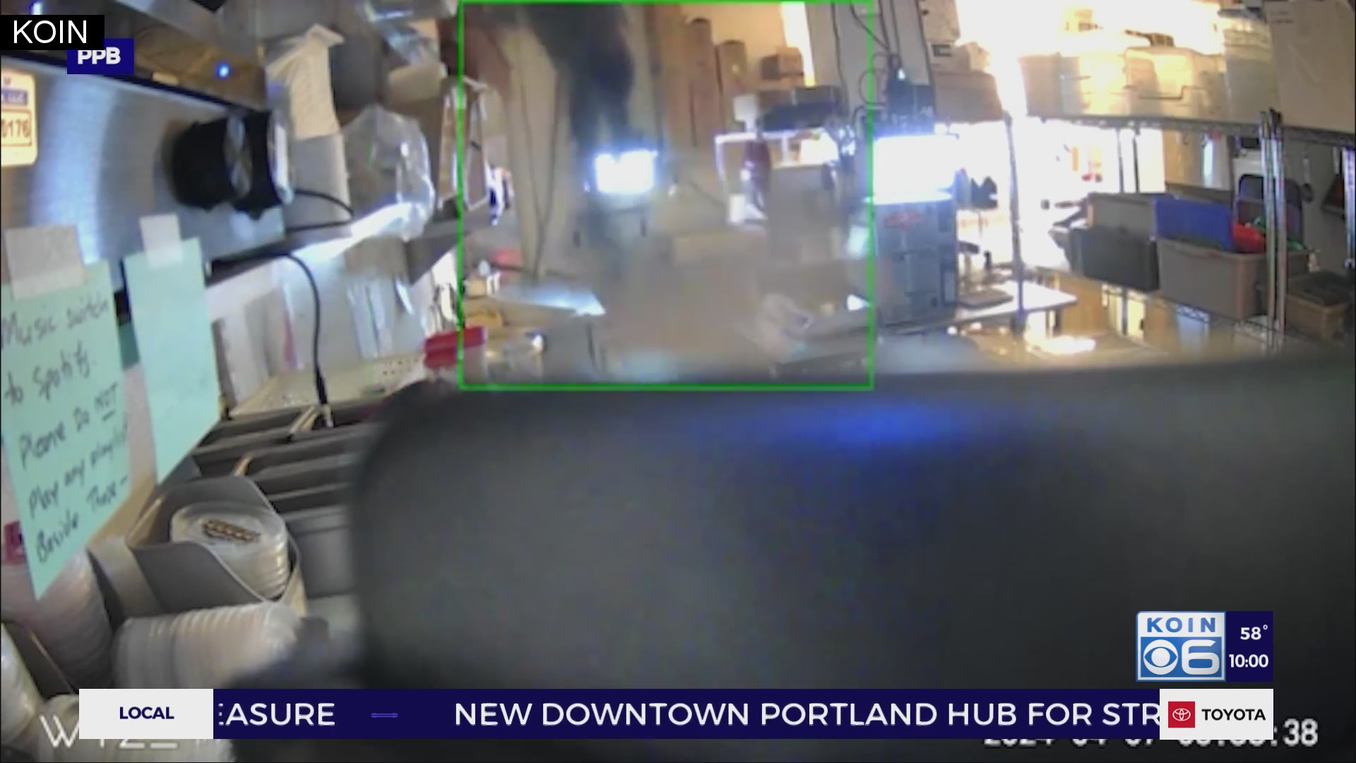 Multiple suspects sought by Portland police after burglar crashes ...