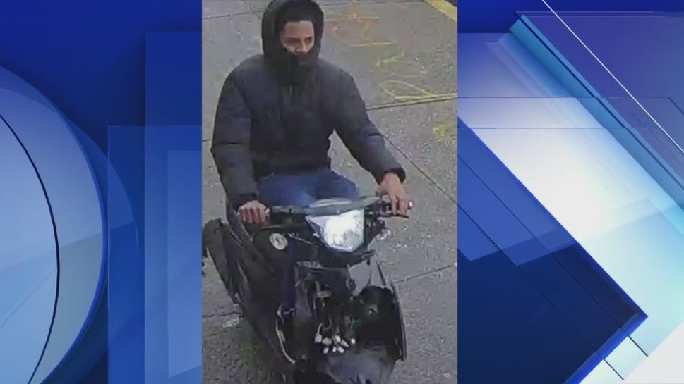 BX moped-rider wanted for stealing cellphones: NYPD – PIX11
