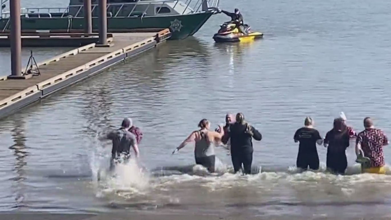 Portland Polar Plunge raises money for Special Olympics Oregon – KOIN.com
