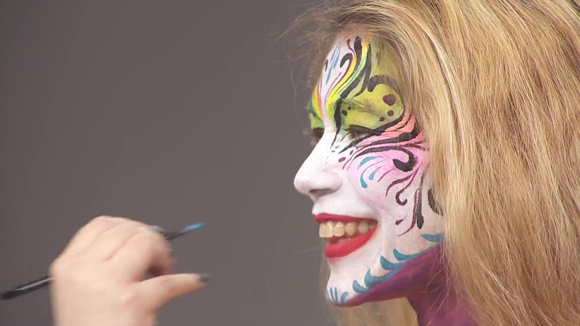 The Houston Body Paint Competition – CW39 Houston