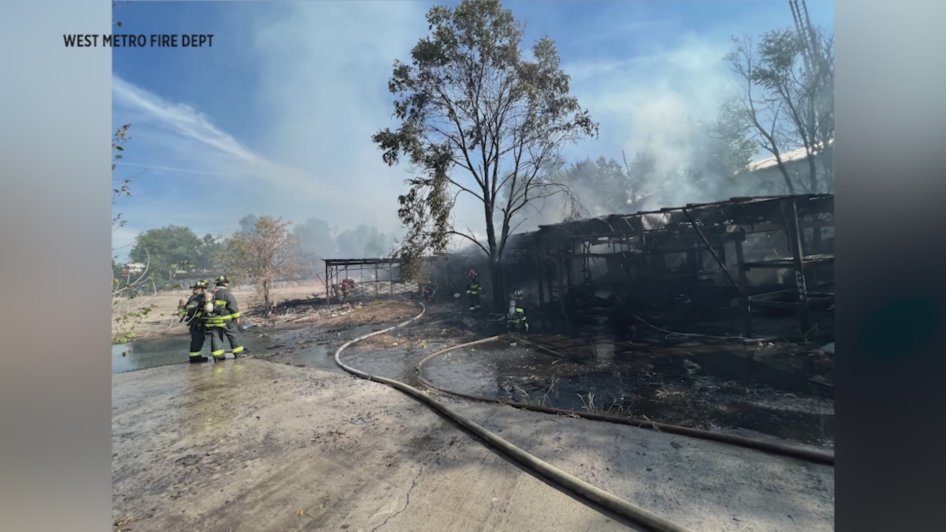 Abandoned warehouse destroyed by fire in Lakewood – FOX31 Denver