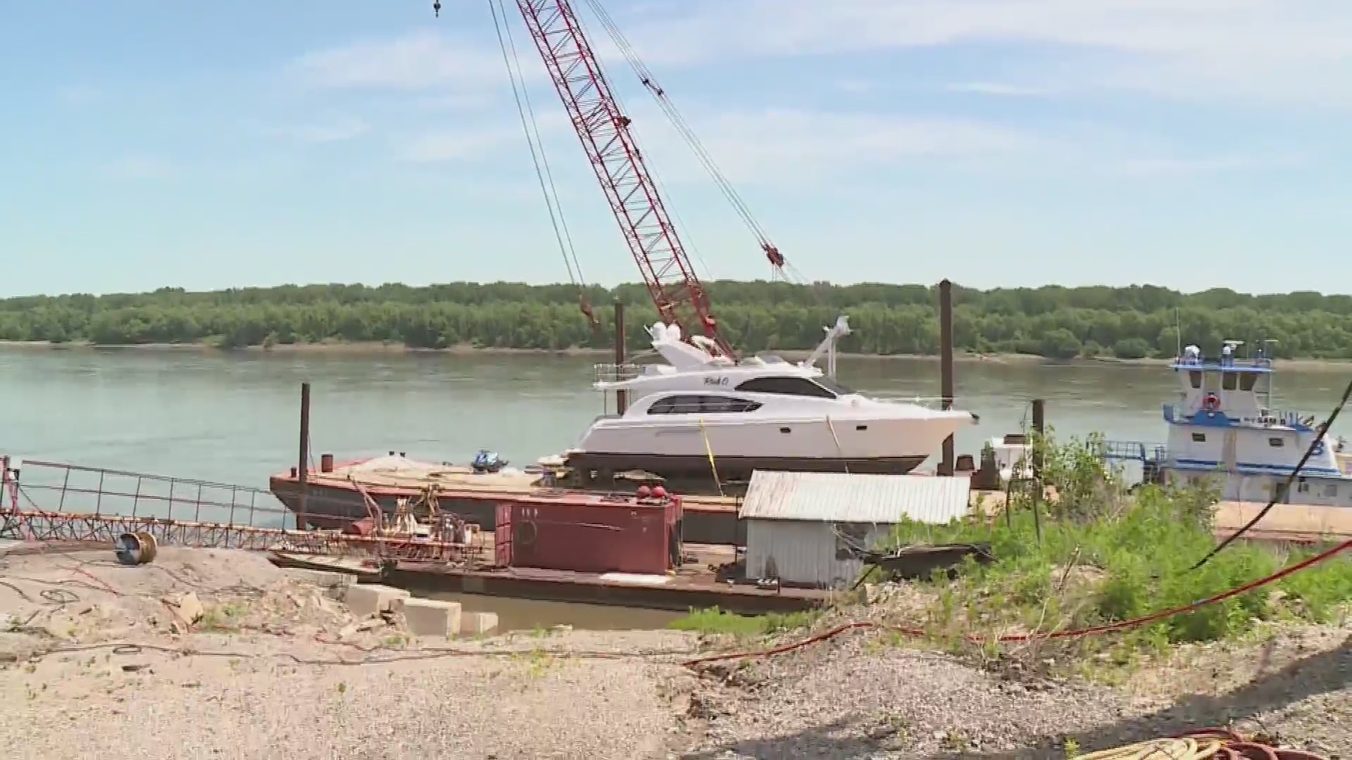 Yacht pulled from Mississippi River, moved to Budrovich Marine – FOX 2