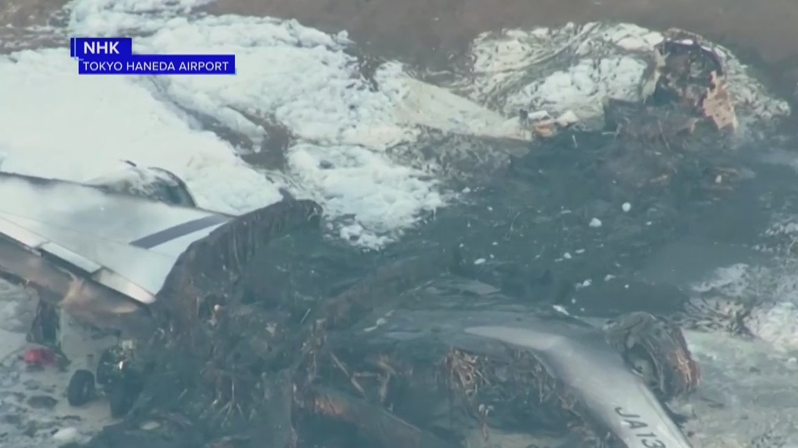 Investigators focus on air traffic communication after a fatal Tokyo ...