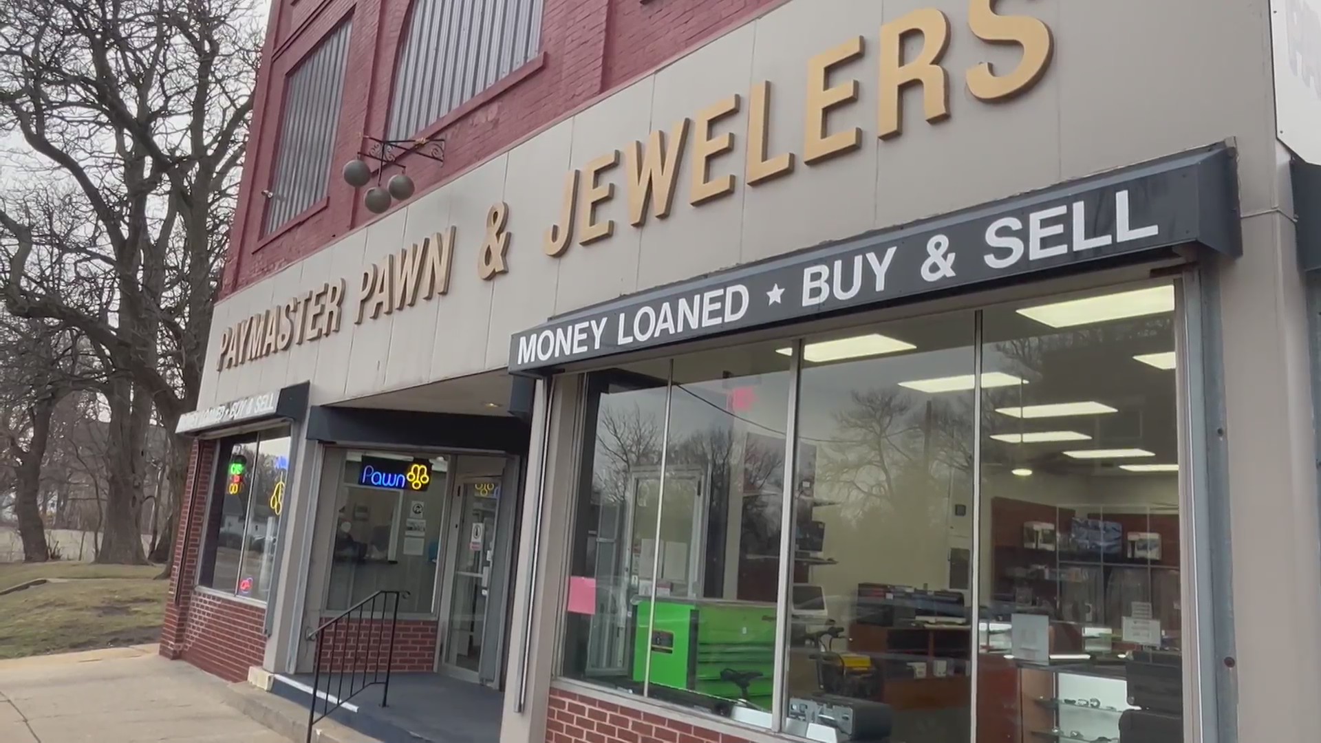 Pawn shop owners ready to fight proposed law to cap interest rates ...