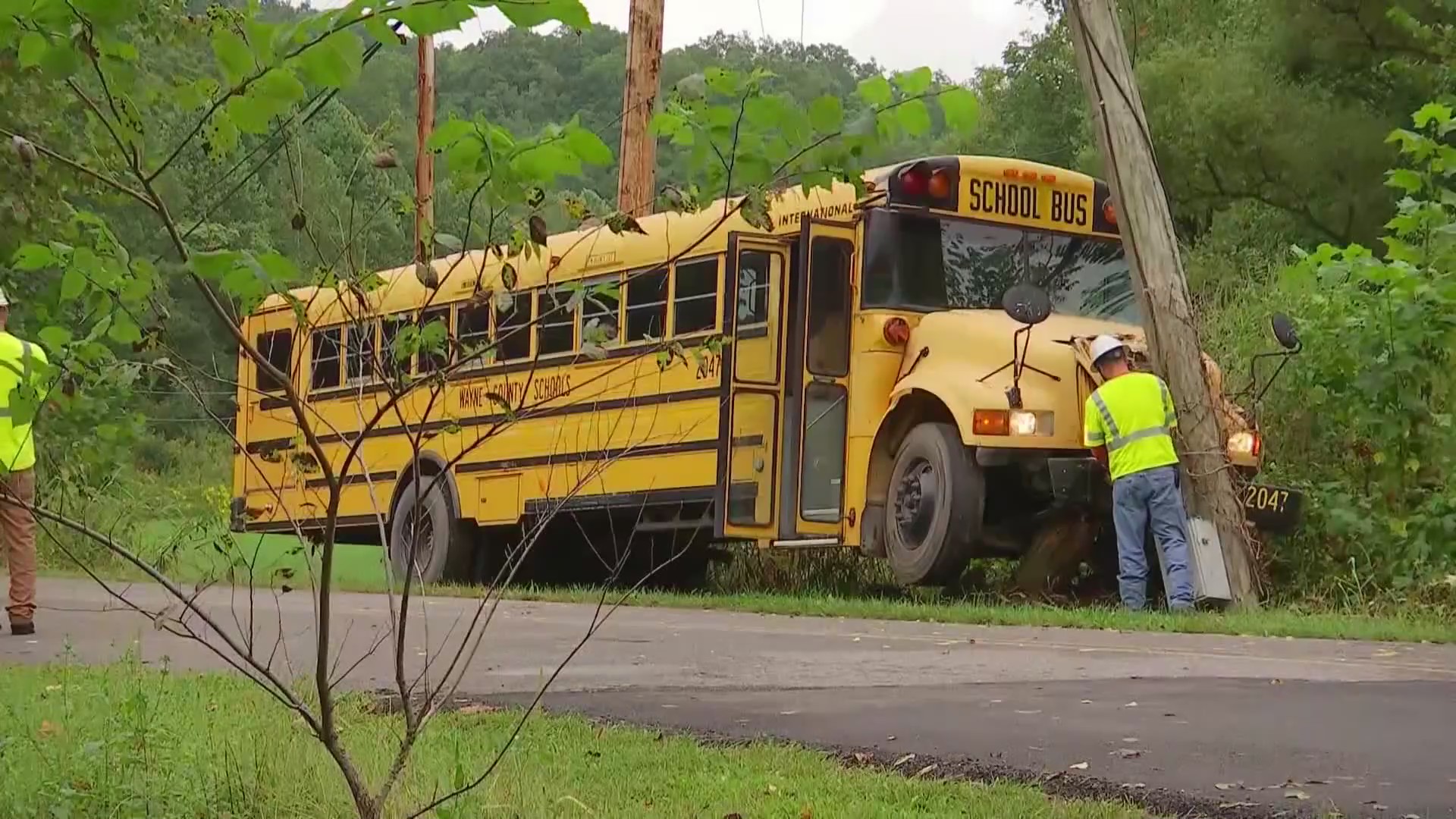 6 students taken to hospital after Wayne County school bus crash – WOWK ...