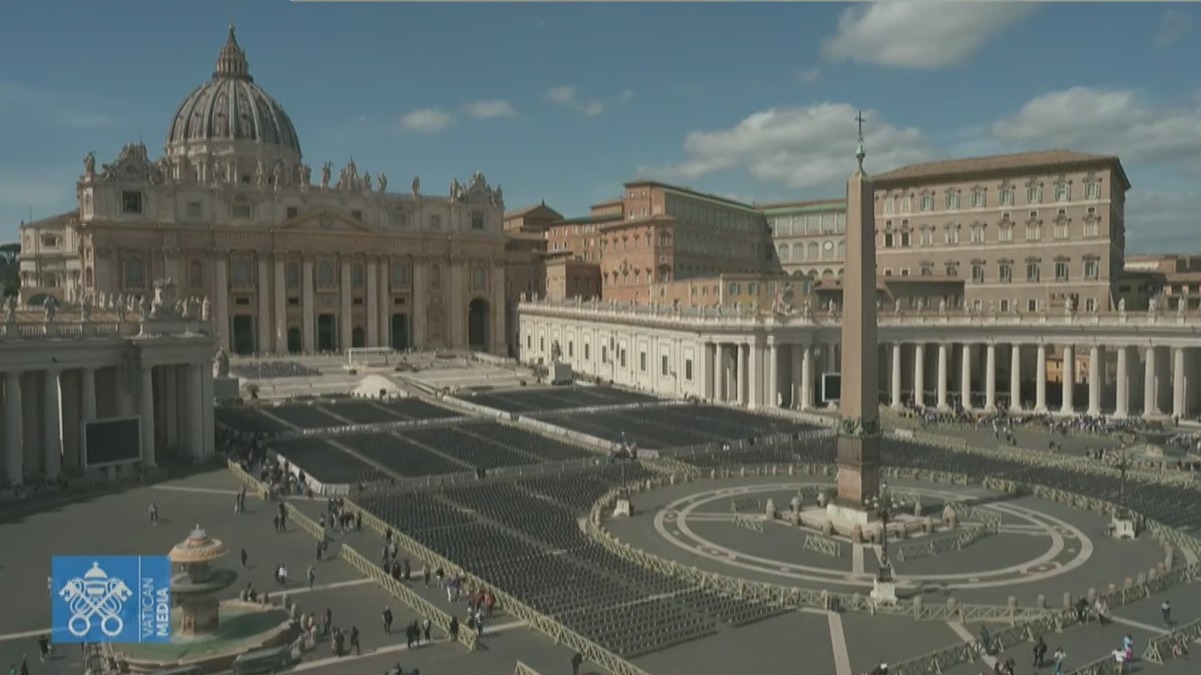 Vatican: Pope has good night in hospital despite infection | Morning in ...
