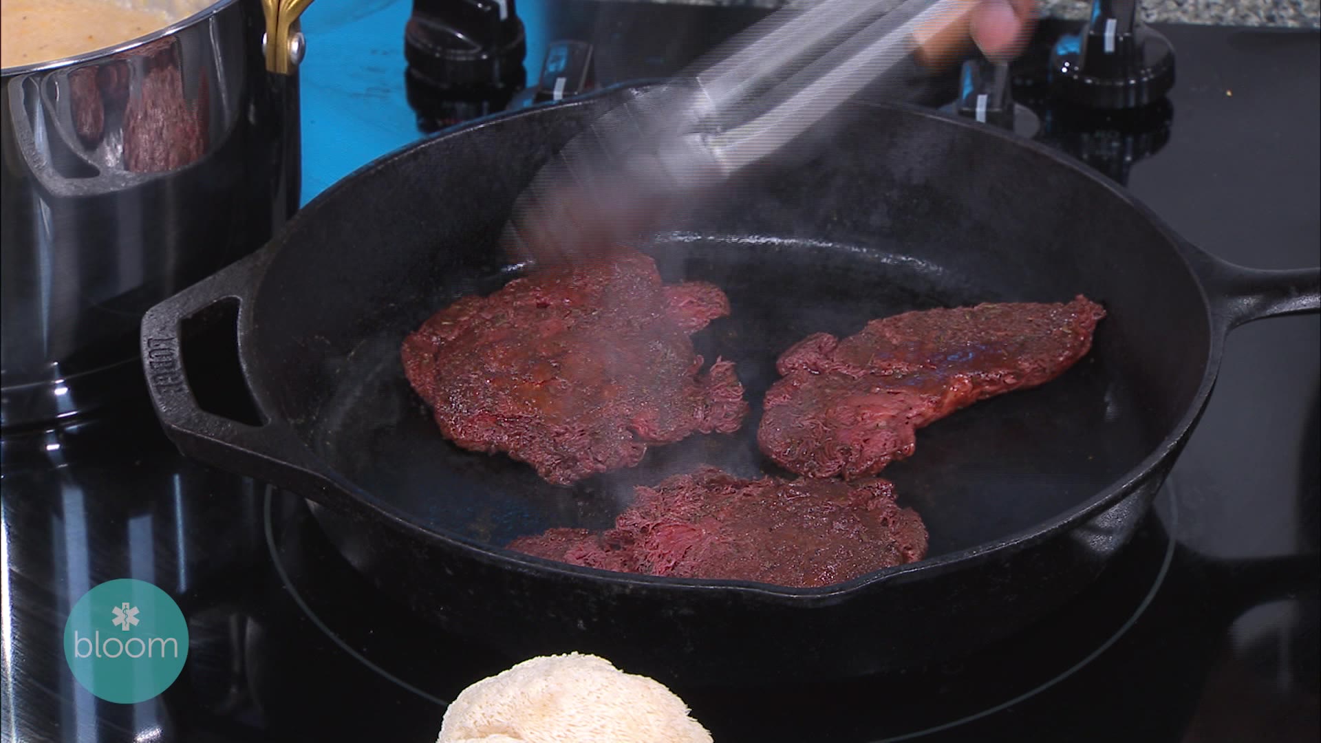 Plant-Based Eating: Lion’s Mane steak & vegan cheese grits – WFLA