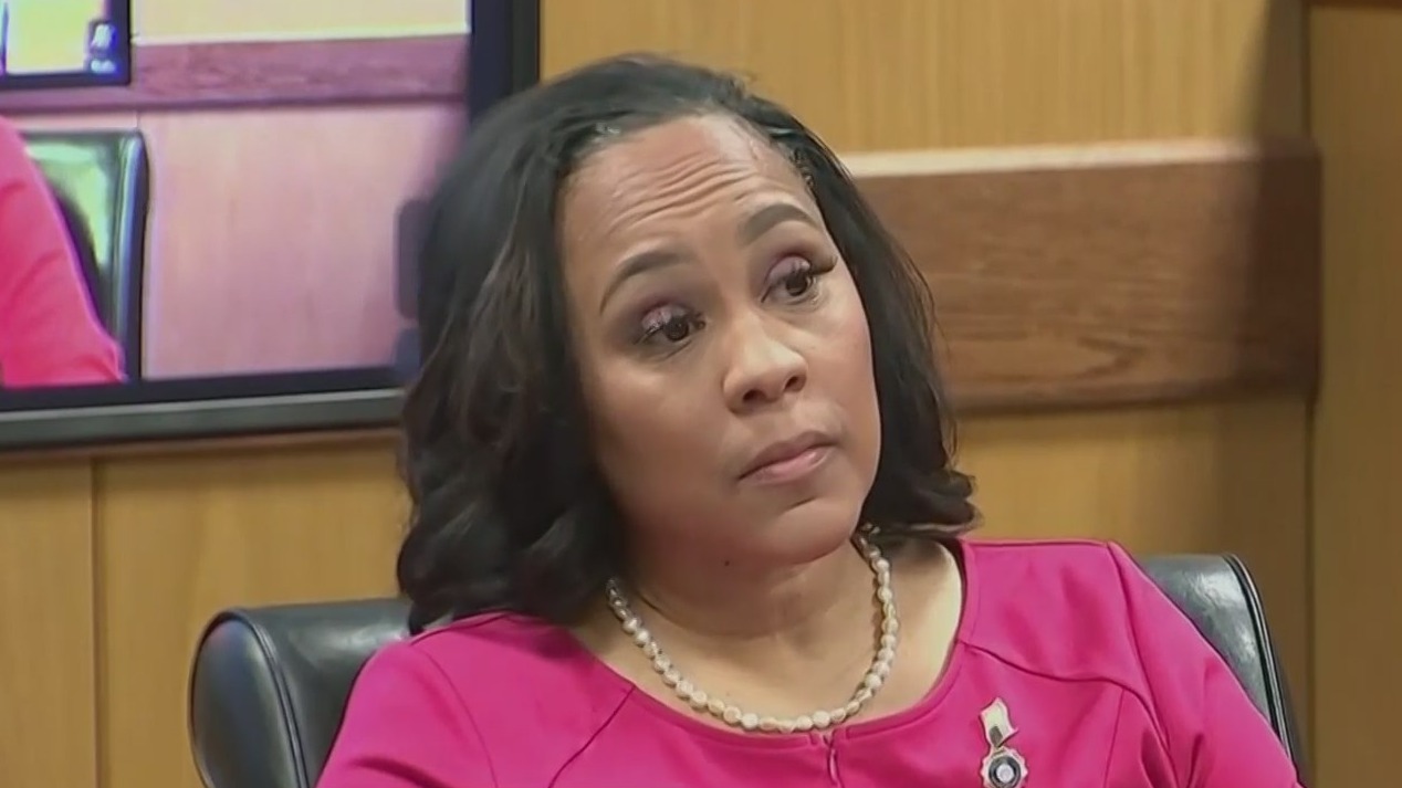 Fulton County DA Fani Willis takes stand in hearing | NewsNation Now ...