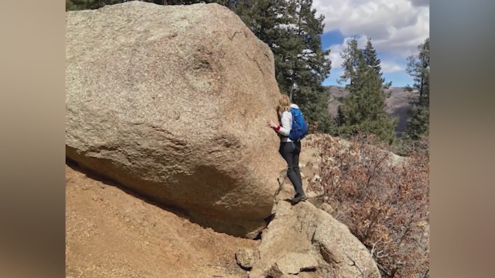 Large boulder slides onto Barr Trail near Manitou Incline – FOX31 Denver