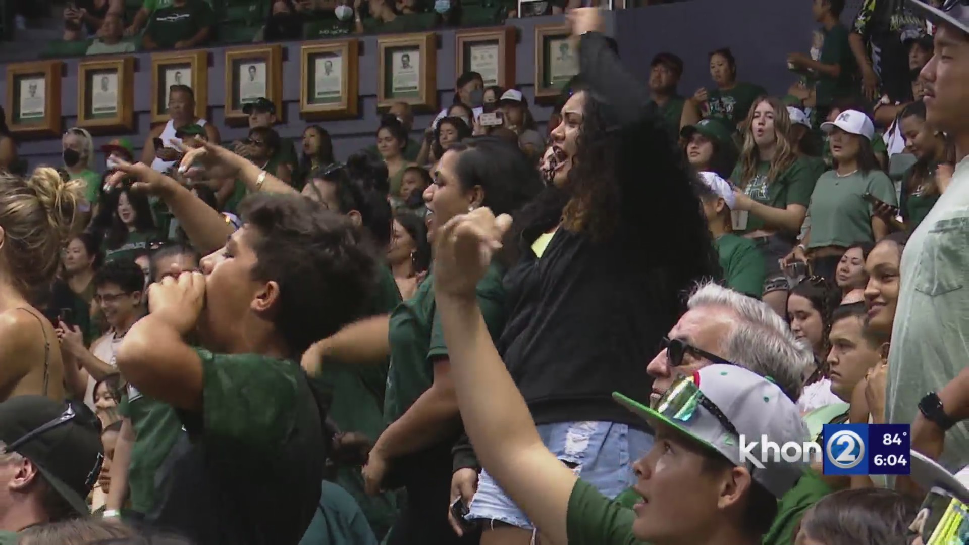 UH fans bring the energy for the season opener – KHON2