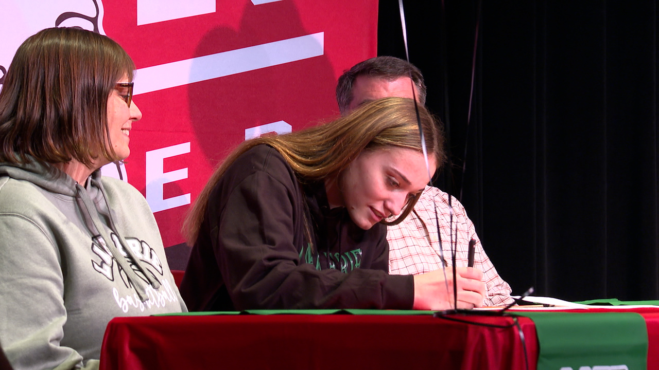 ‘Dream come true’: Badger star signs to the next level – WKBN.com