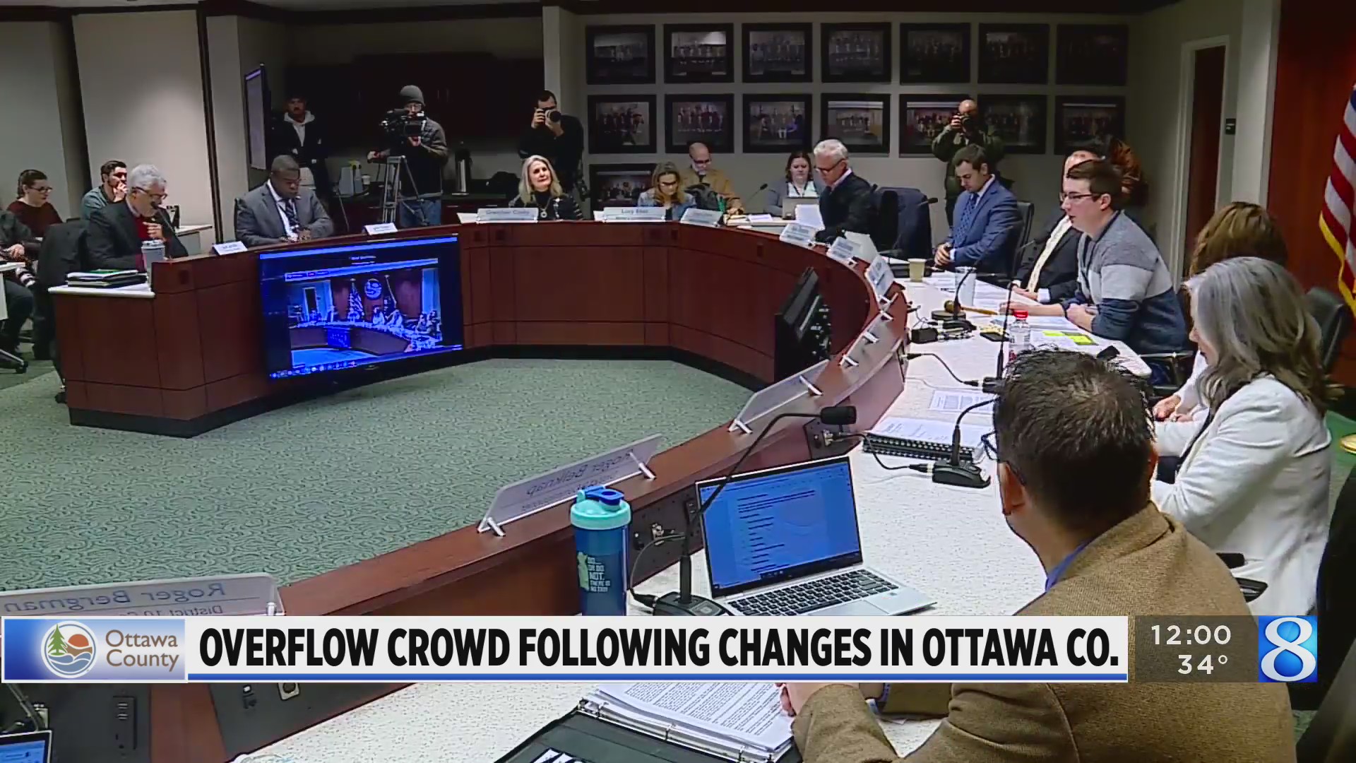 Overflow crowd at commission meeting after Ottawa Co. shakeup – WOODTV.com