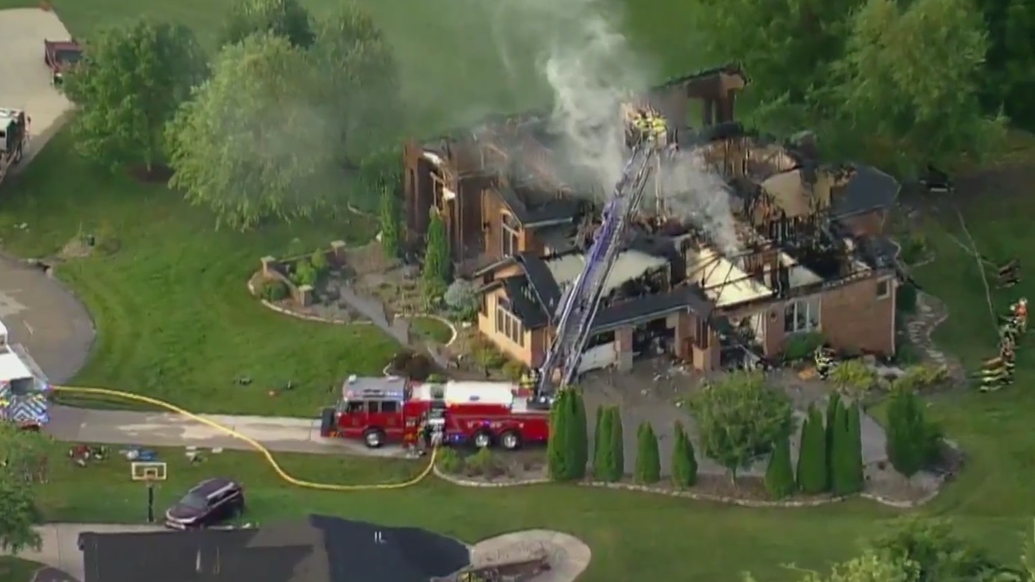 Lightning strike may have led to massive Illinois house fire – FOX 2