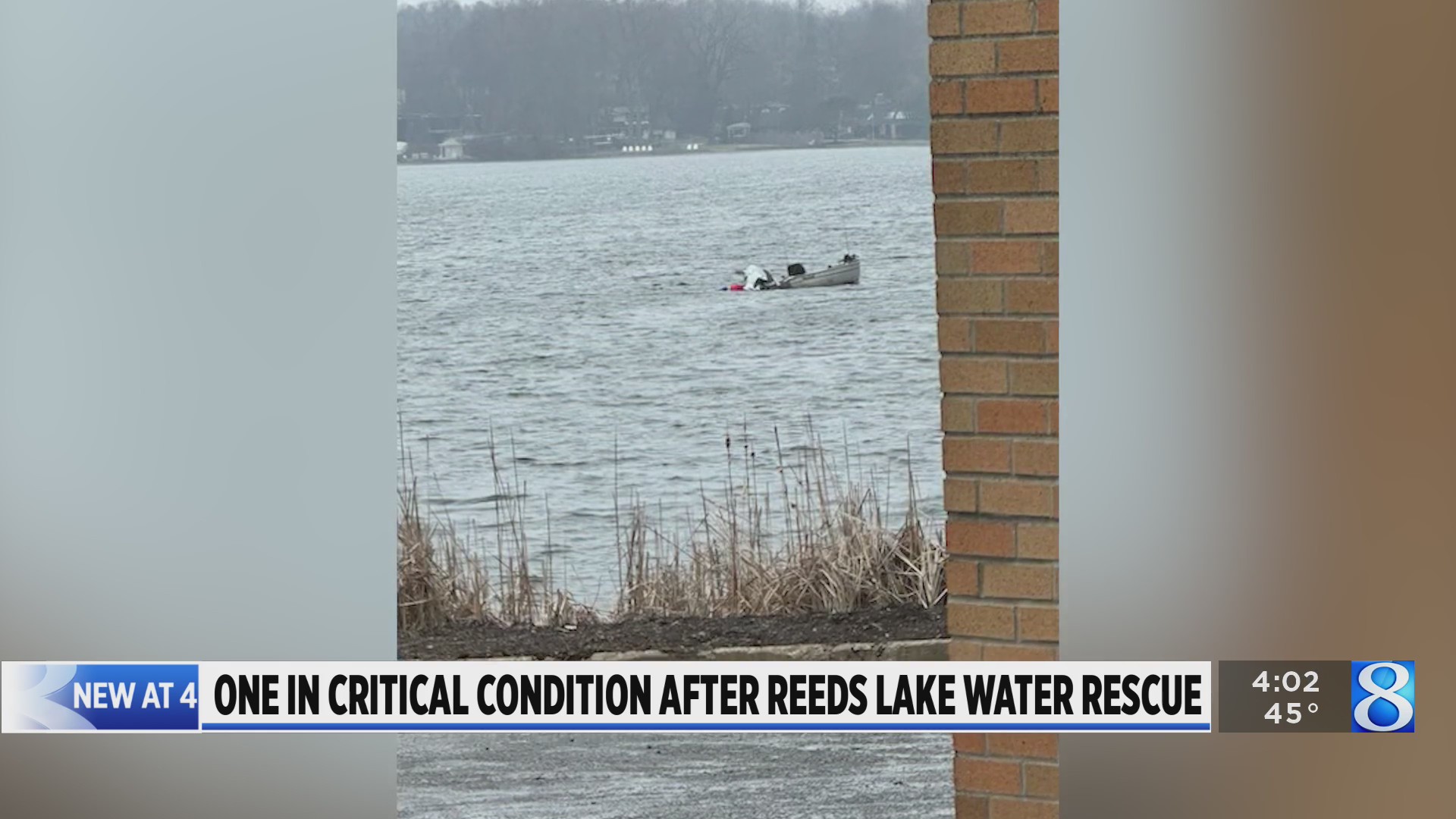 1 hospitalized after falling overboard into Reeds Lake – WOODTV.com