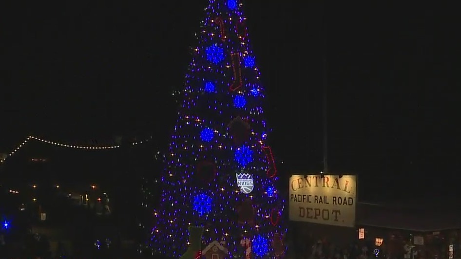 ‘Light the tree!”: Holiday tree in Old Sacramento illuminates in purple ...