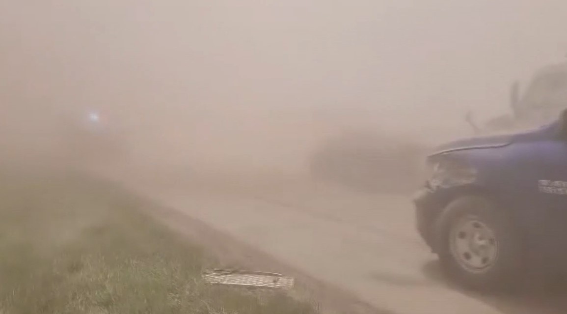 WATCH: Giant dust cloud creates zero visibility, viewer captures video ...