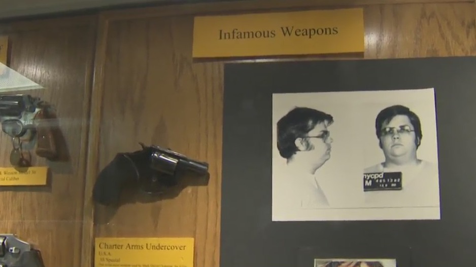 NYPD forensic lab displays guns in infamous NYC crimes – PIX11