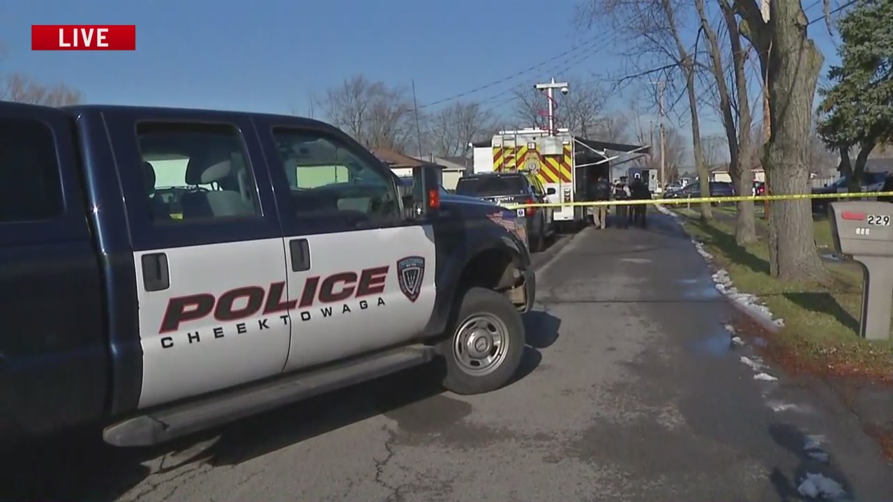 Cheektowaga police, SWAT in standoff with armed – News 4 Buffalo
