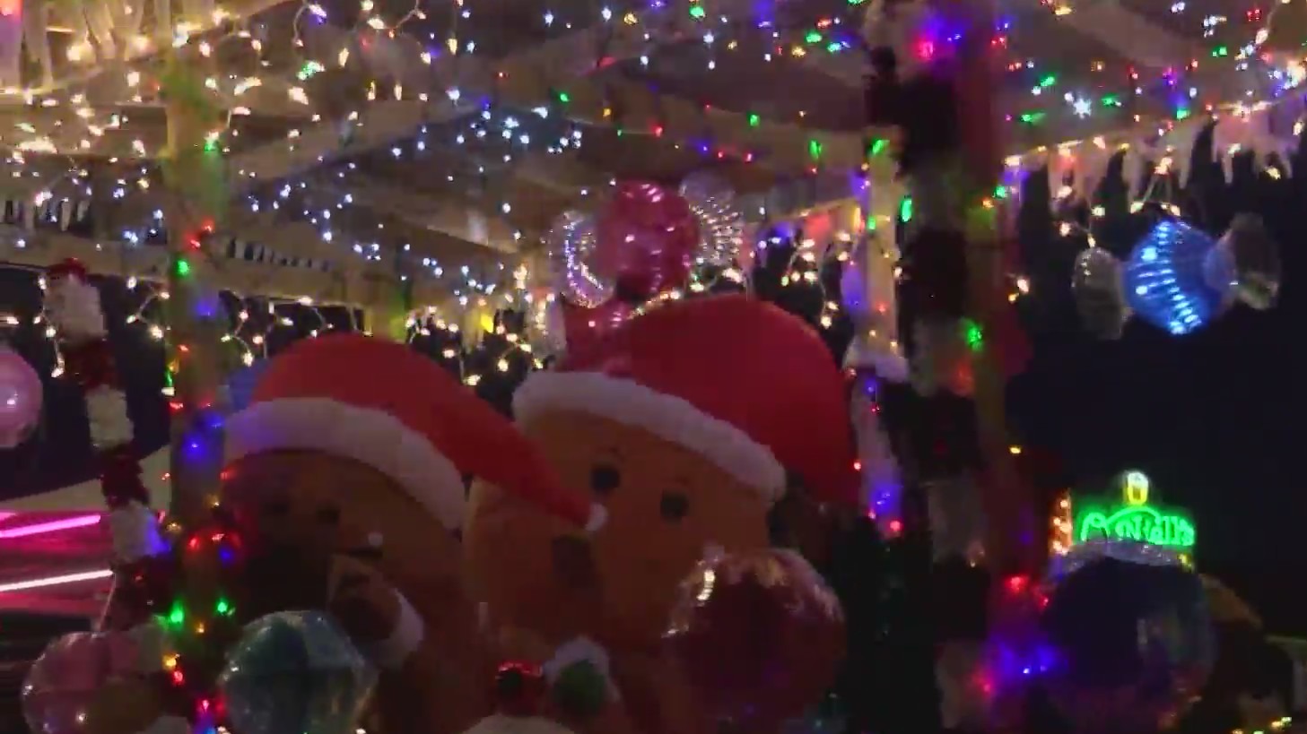 Central Avenue lights up for 2023 Twinkle Light Parade – KRQE NEWS 13 ...