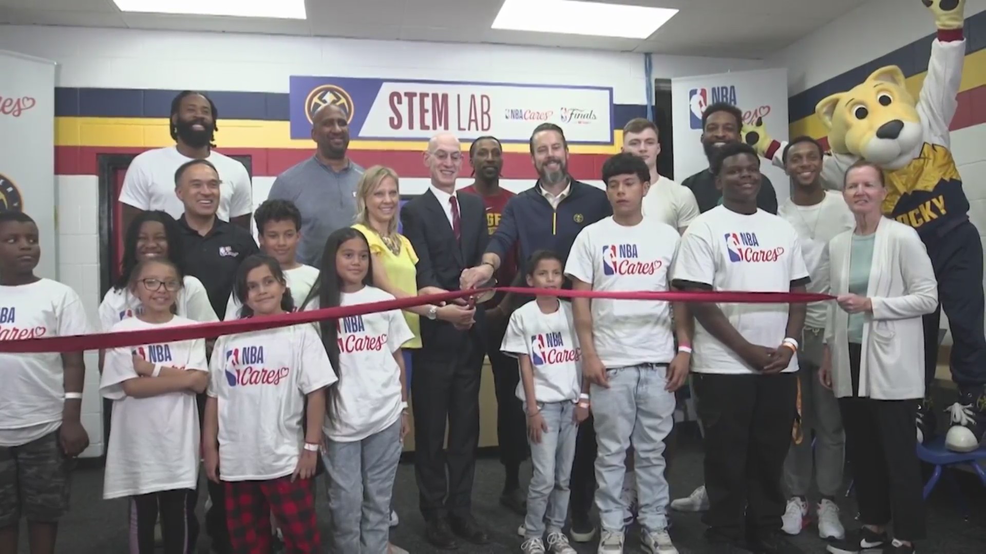 Nuggets pay a special visit to the Boys and Girls Club – FOX31 Denver