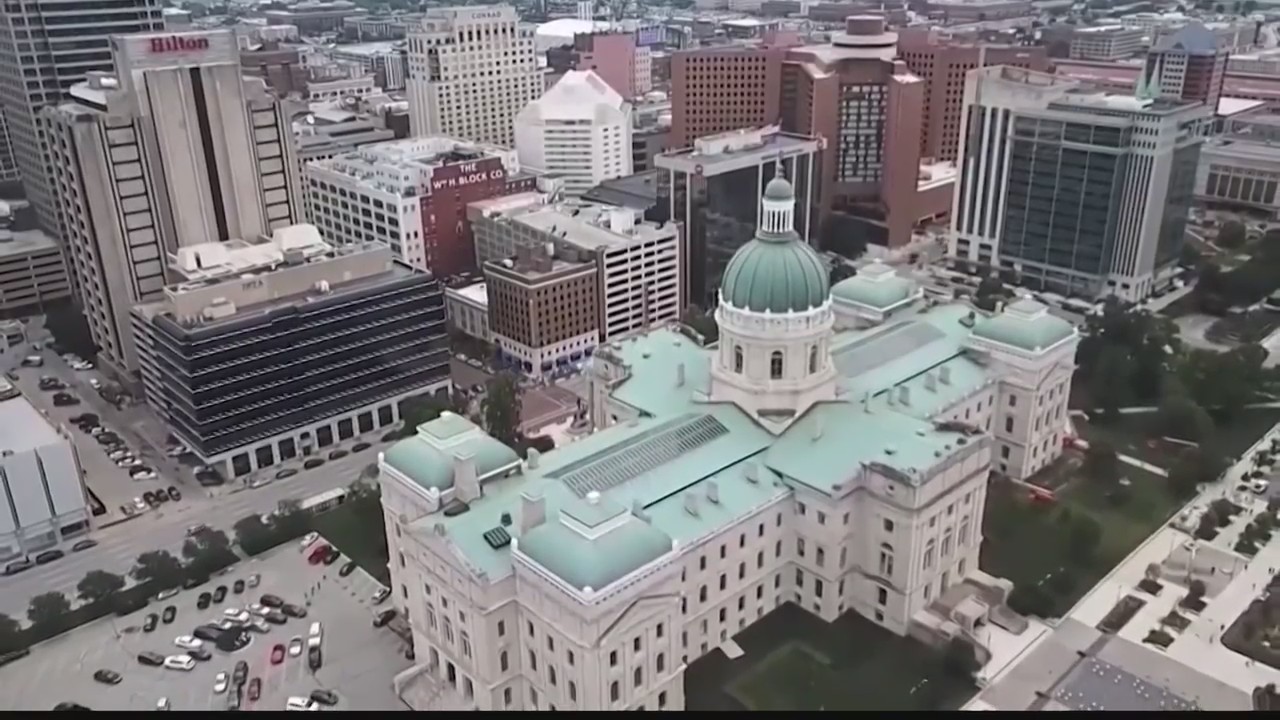 Indiana Rep. Jim Lucas shows gun to high school students in Statehouse ...