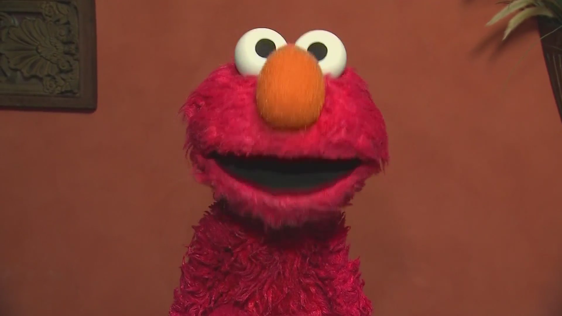 Elmo does PSA encouraging shots for younger kids – WAVY.com