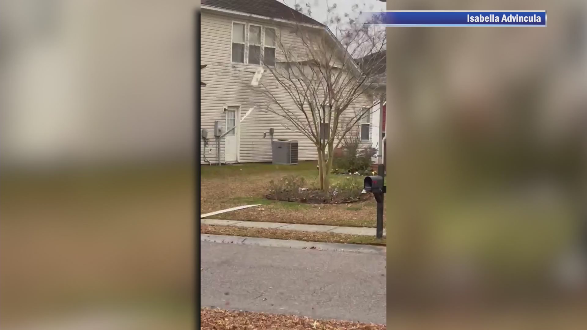 Video shows wind rip siding from Berkeley County home – WCBD News 2