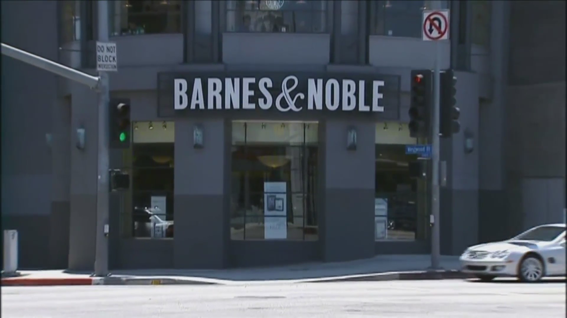 Barnes & Noble launches $40 annual membership service – WAVY.com