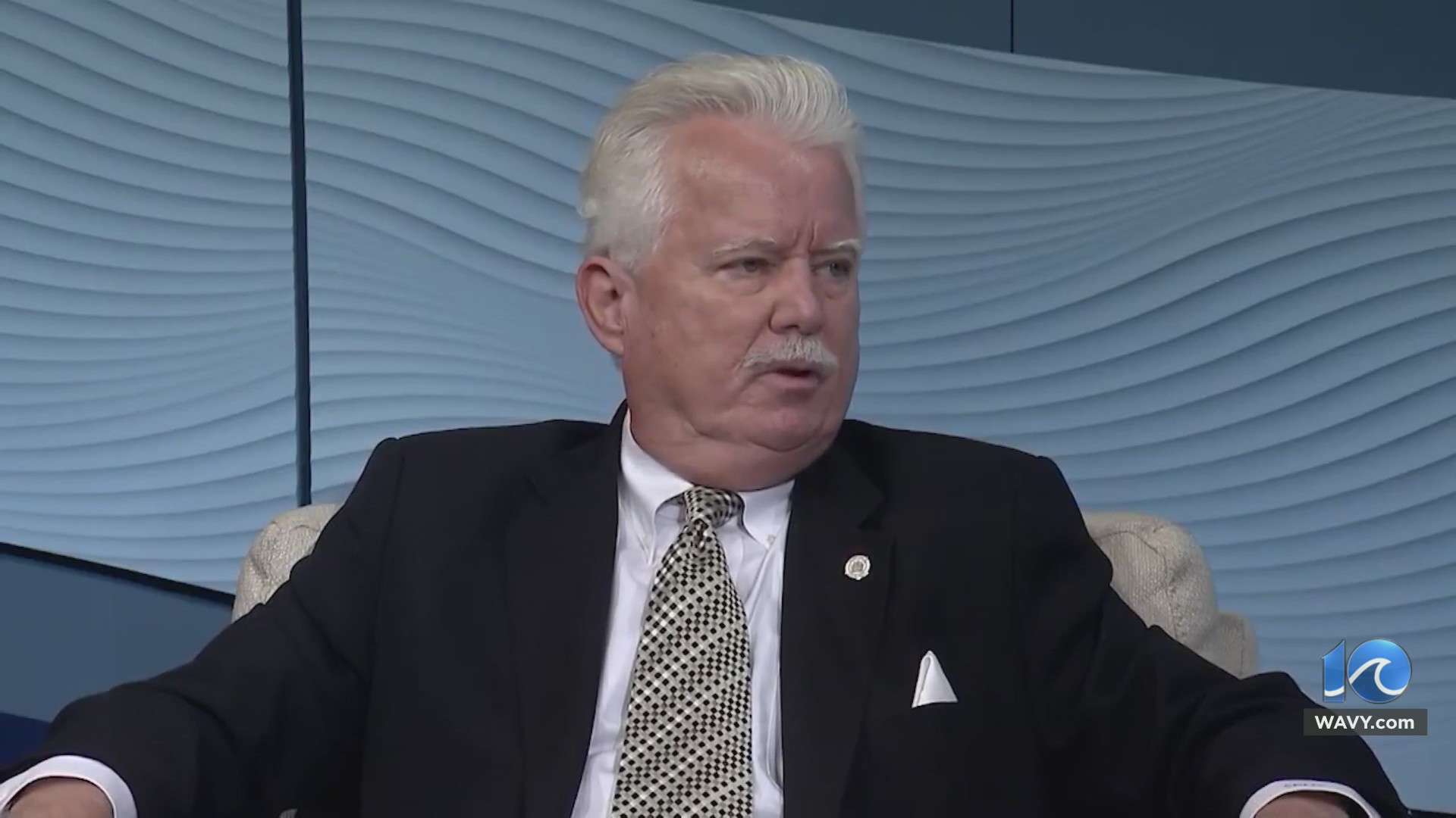 Hampton councilman calls for colleague Bowman to resign – WAVY.com