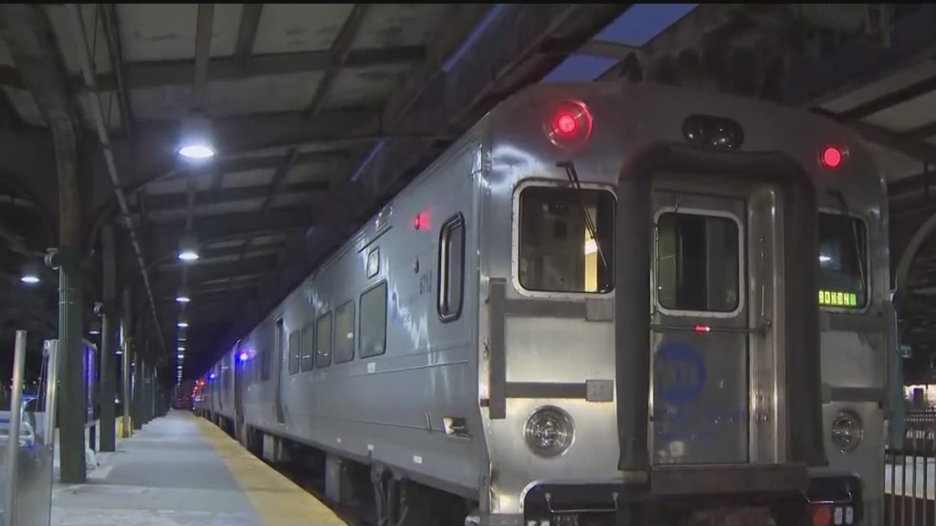 NJ Transit, union talks snagged, head to mediation – PIX11