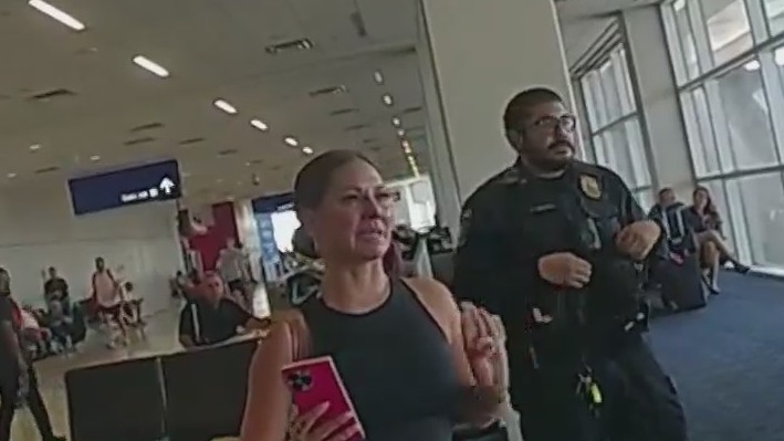 New video shows moments after ‘not real’ passenger meltdown ...