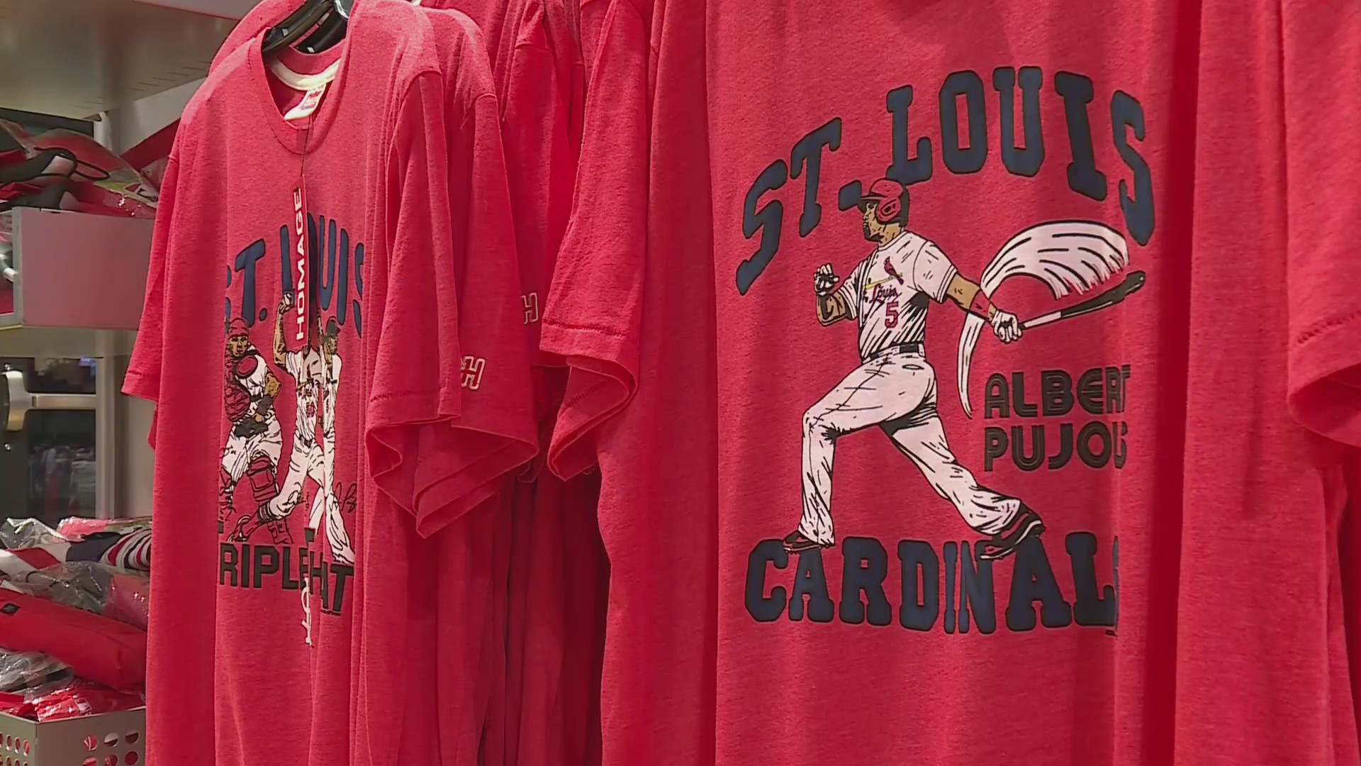 Cardinals fans snapping up gear as team races down the home stretch – FOX 2