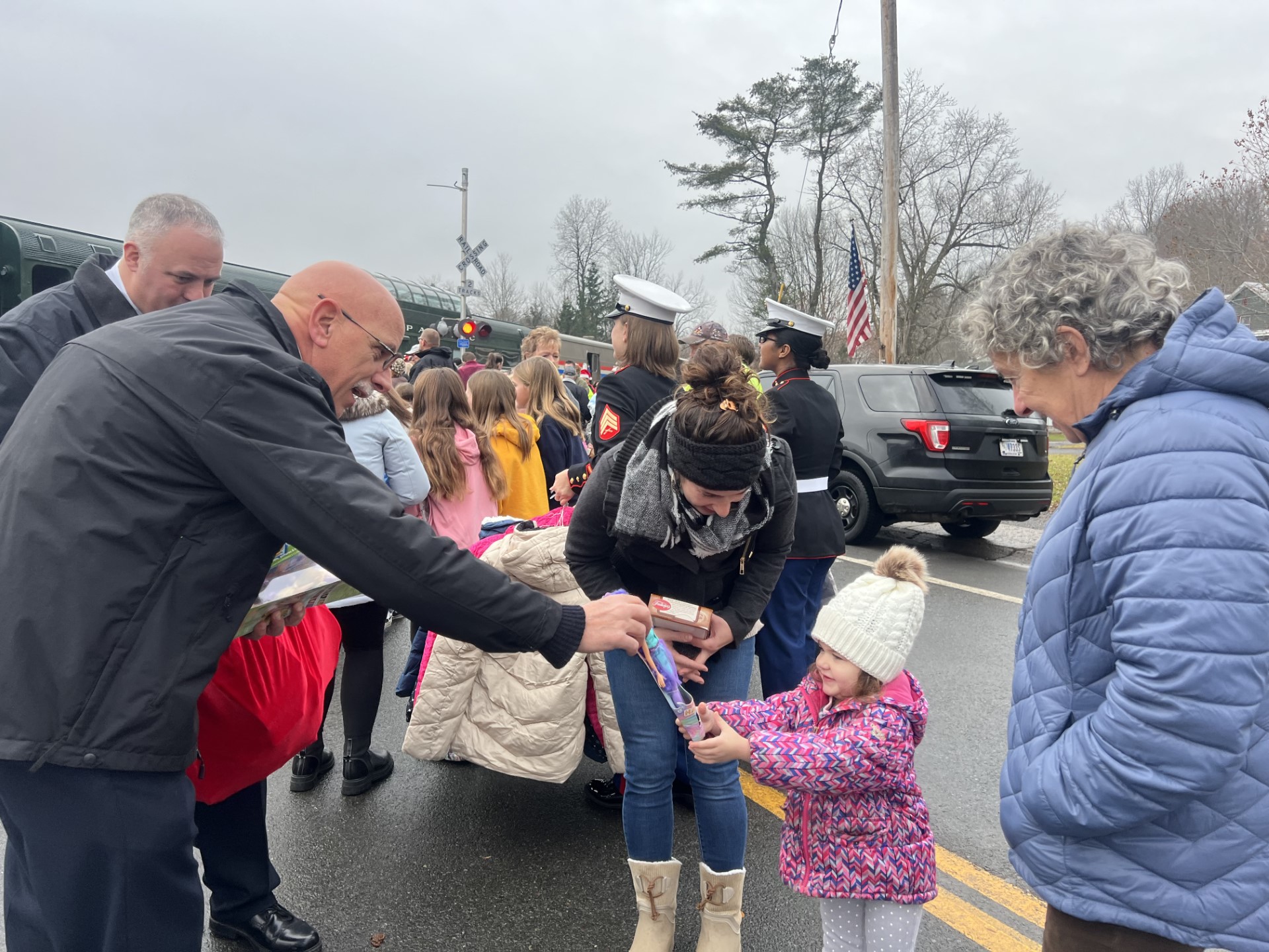 Hundreds gather in Delanson for Toys for Tots train – NEWS10 ABC