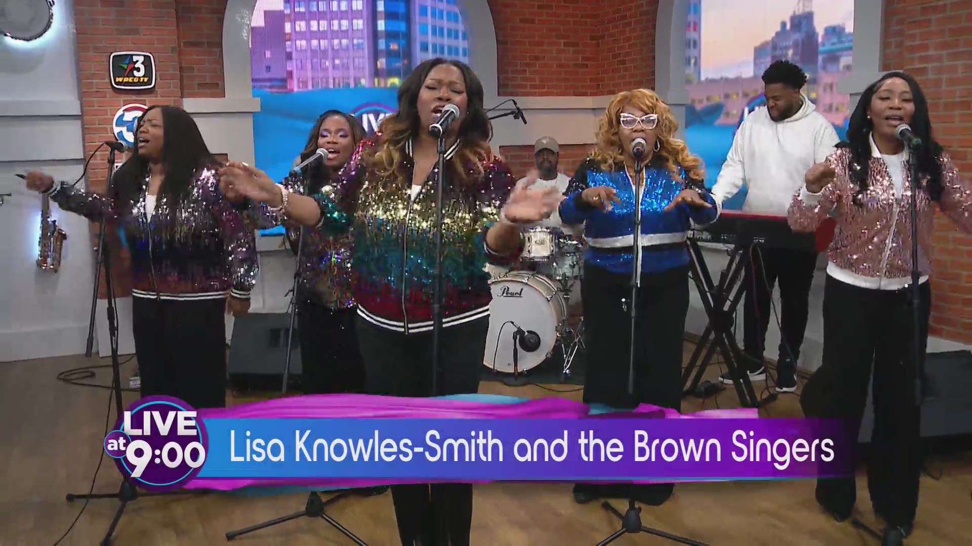 Lisa Knowles Smith and The Brown Singers bring down the Live at 9 house ...