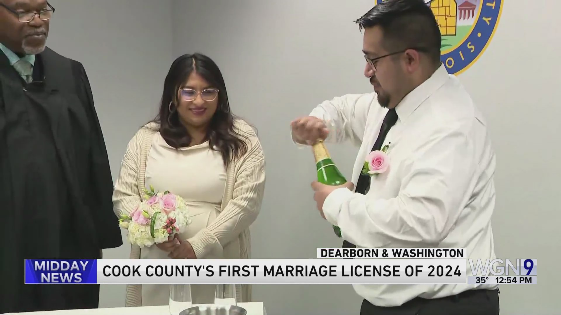 Congrats!: Cook County awards first marriage license of 2024 to Chicago ...